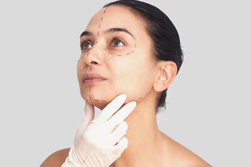 Λιποδιάλυση διπλοσάγωνου με Desoface - Dermagen Clinic